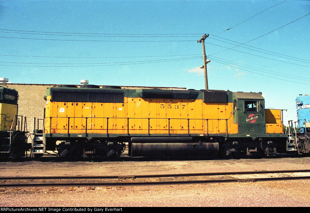 CNW GP40 #5537 - Chicago & North Western